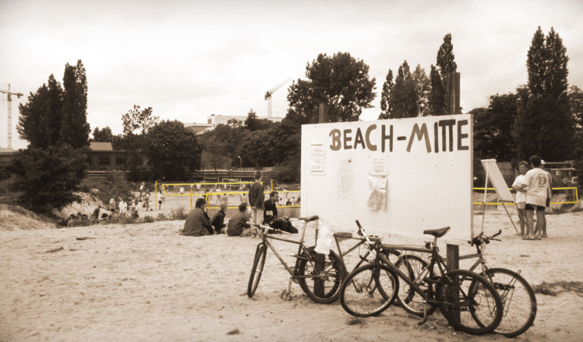 Über uns, BeachMitte: Unsere Geschichte & Werte | Was bieten wir? | Jobs